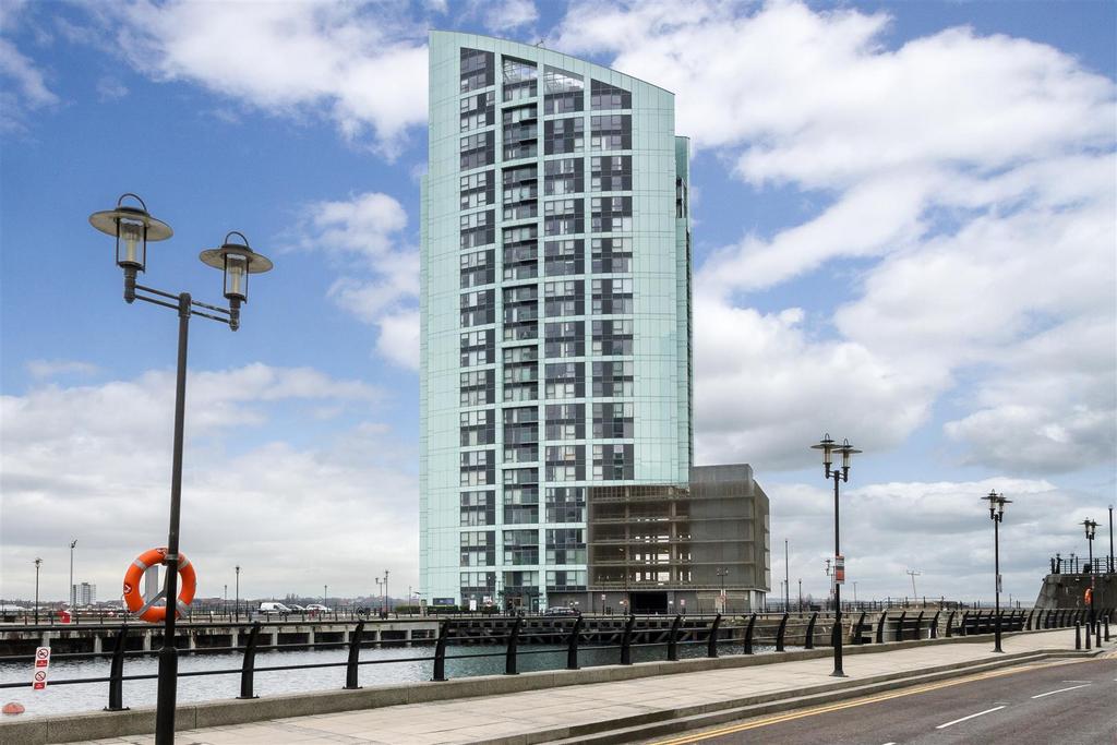Alexandra Tower, Princes Parade... 2 bed apartment - £1,050 pcm (£242 pw)