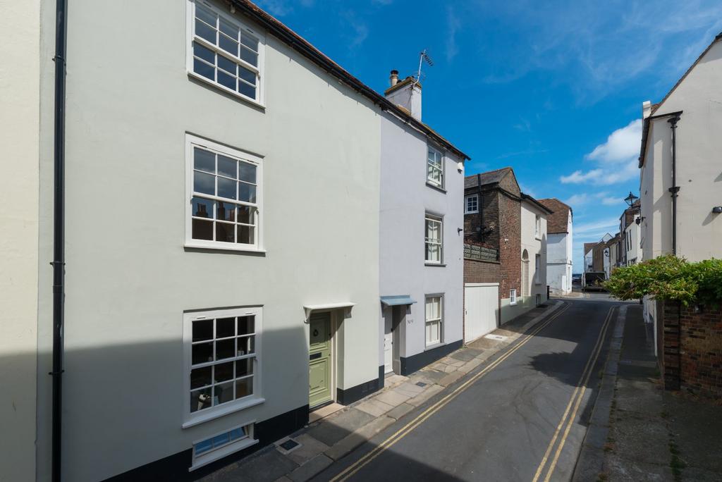 Griffin Street, Deal, Kent, CT14 2 bed terraced house - £575,000