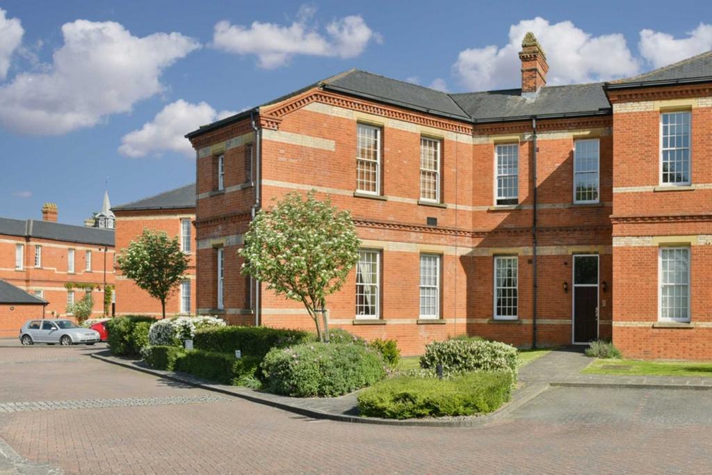 Hunter Court, Epsom 2 bed apartment to rent - £1,800 pcm (£415 pw)