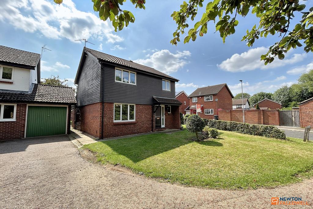 Uplands, Werrington, Peterborough, PE4 4 bed detached house - £325,000
