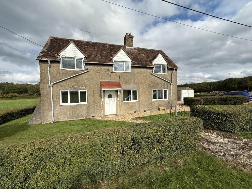 Red Lodge Farm House, Braydon 4 bed detached house - £1,950 pcm (£450 pw)