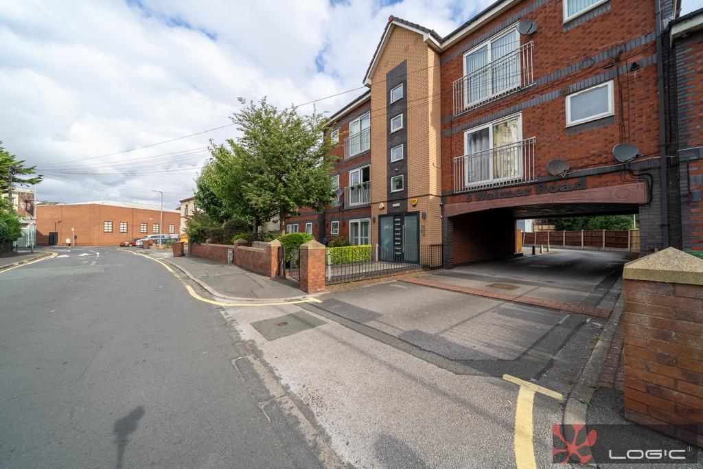 4, Liverpool L22 2 bed flat - £140,000