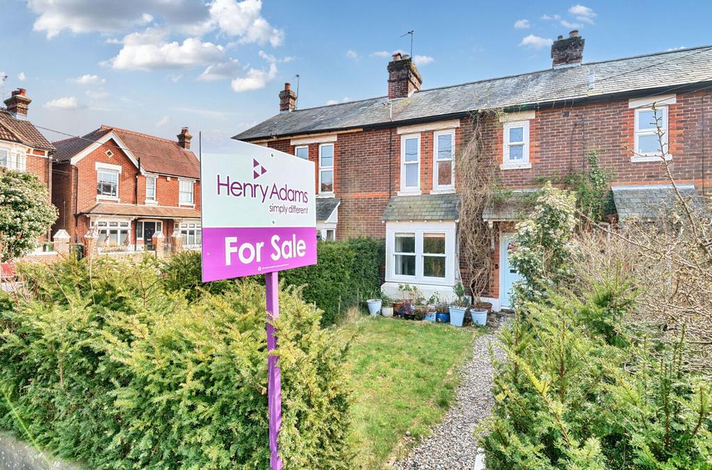 Osborne Road, Petersfield, GU32 3 bed terraced house for sale - £499,950