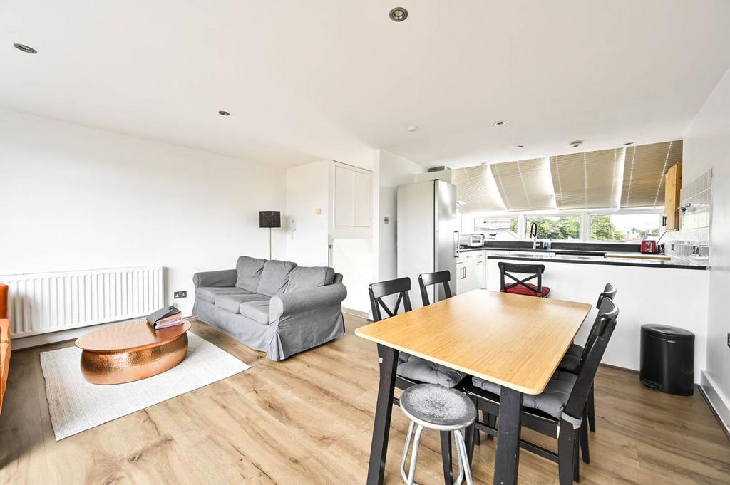 Edith Grove, Chelsea, London, SW10 3 bed flat - £925,000