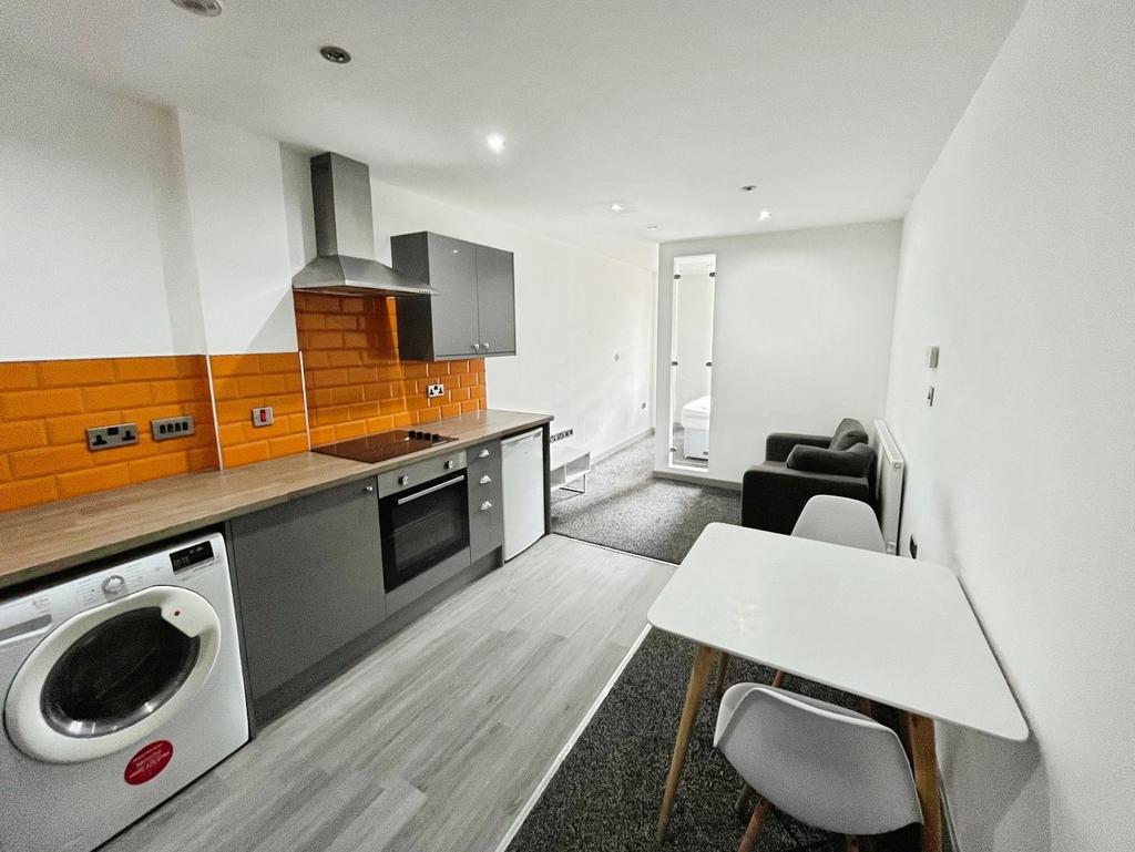 Blackwall, West Yorkshire HX1 Studio to rent - £550 pcm (£127 pw)
