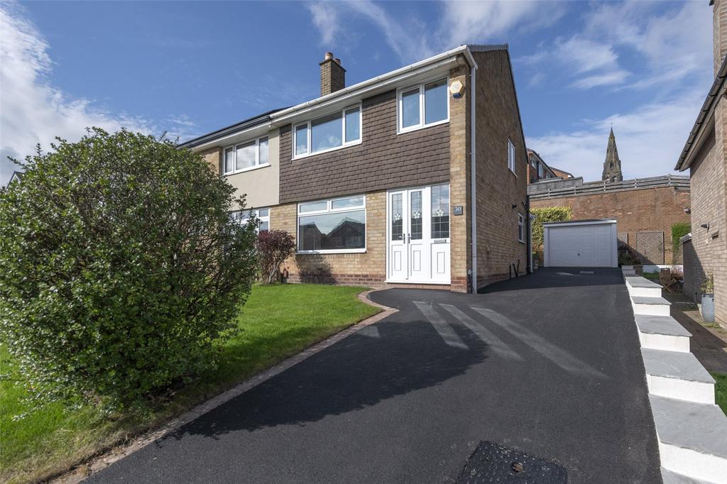 Hall Park Avenue, Horsforth, Leeds 3 bed semi-detached house - £420,000