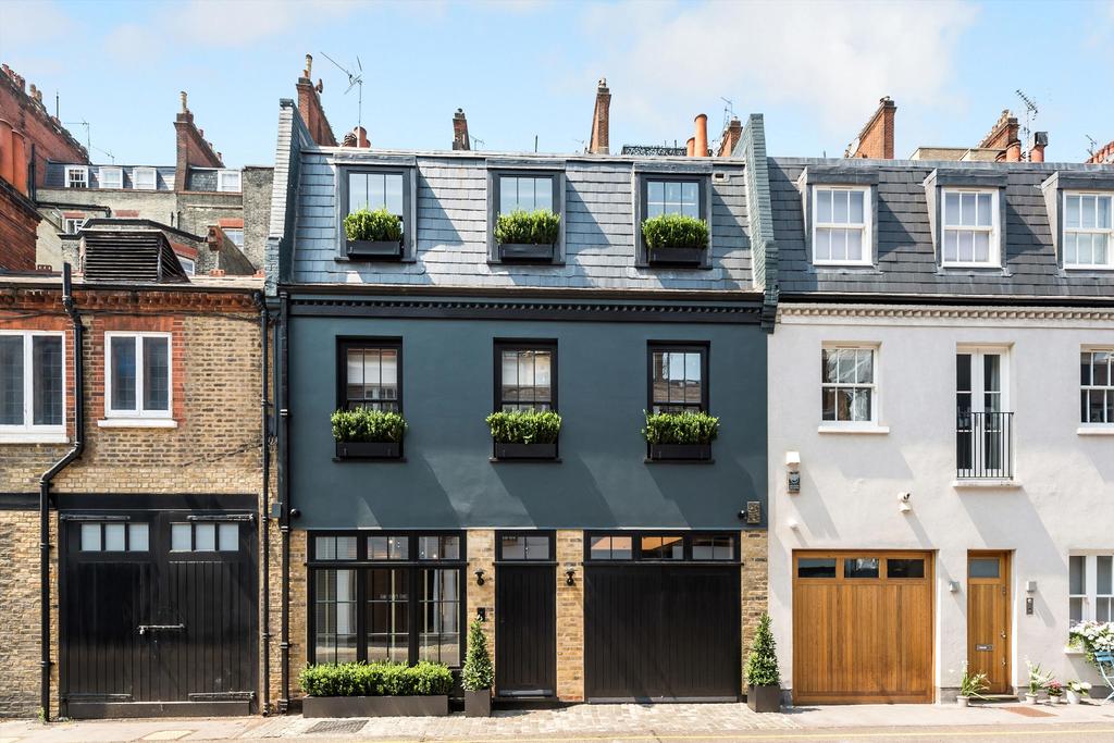 Pavilion Road, London, SW1X 3 bed terraced house to rent - £41,167 pcm (£9,500 pw)