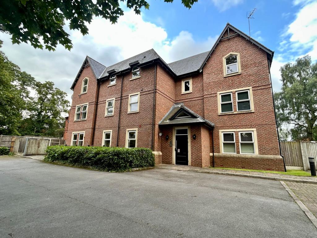 Half Edge Lane, Manchester M30 3 bed apartment - £1,150 pcm (£265 pw)