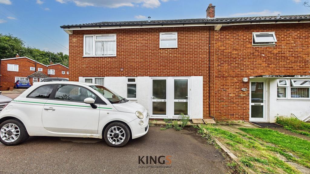Broom Close, Hatfield, AL10 2 bed apartment to rent - £1,450 pcm (£335 pw)