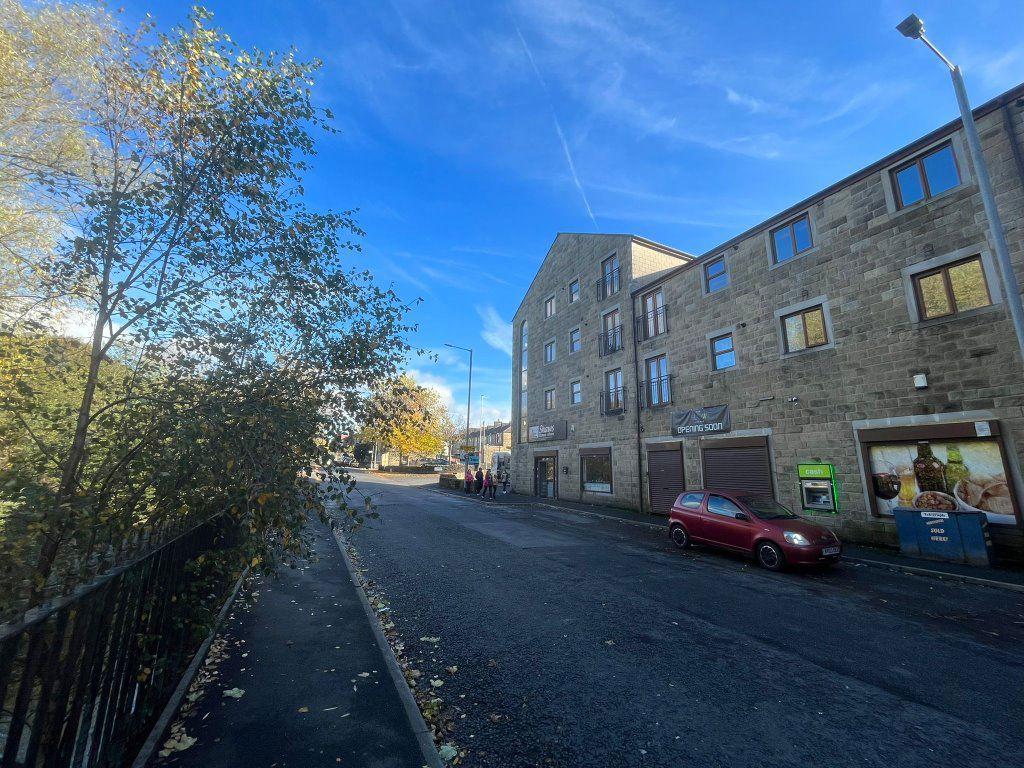 Cotton Mill Works, Colne, Lancashire 2 bed flat - £595 pcm (£137 pw)