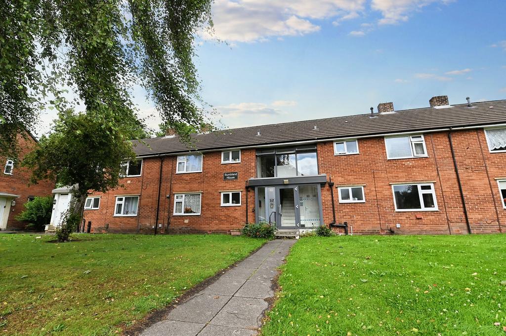 Rake Lane, Swinton, M27 1 bed flat for sale - £90,000