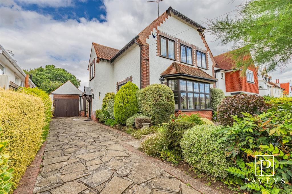 Glebe Way, Frinton-On-Sea 4 bed detached house for sale - £525,000