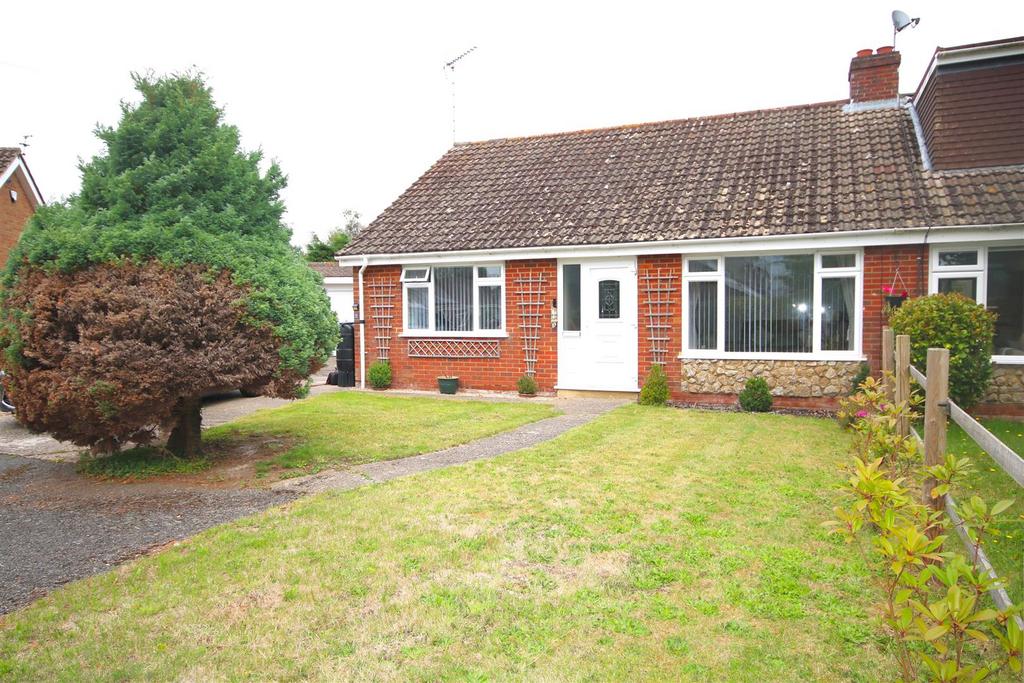 Nightingale Close, Chartham Hatch... 3 bed bungalow - £450,000