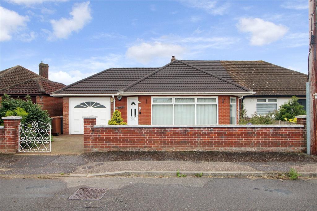 Dennis Road, Hellesdon, Norwich... 3 bed bungalow - £220,000