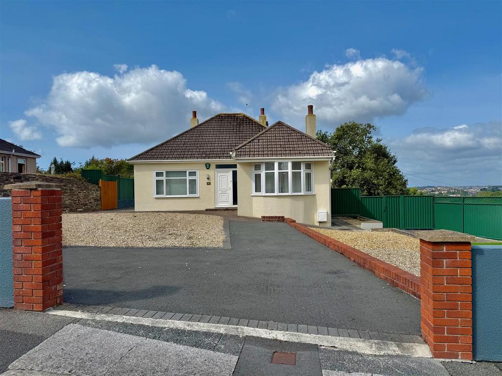 Honicknowle Lane, Plymouth PL2 2 bed detached bungalow - £335,000