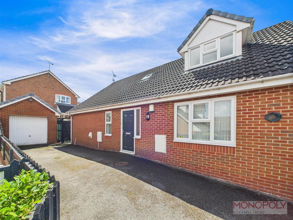 Caer Haf, Summerhill, Wrexham 4 bed detached bungalow - £325,000