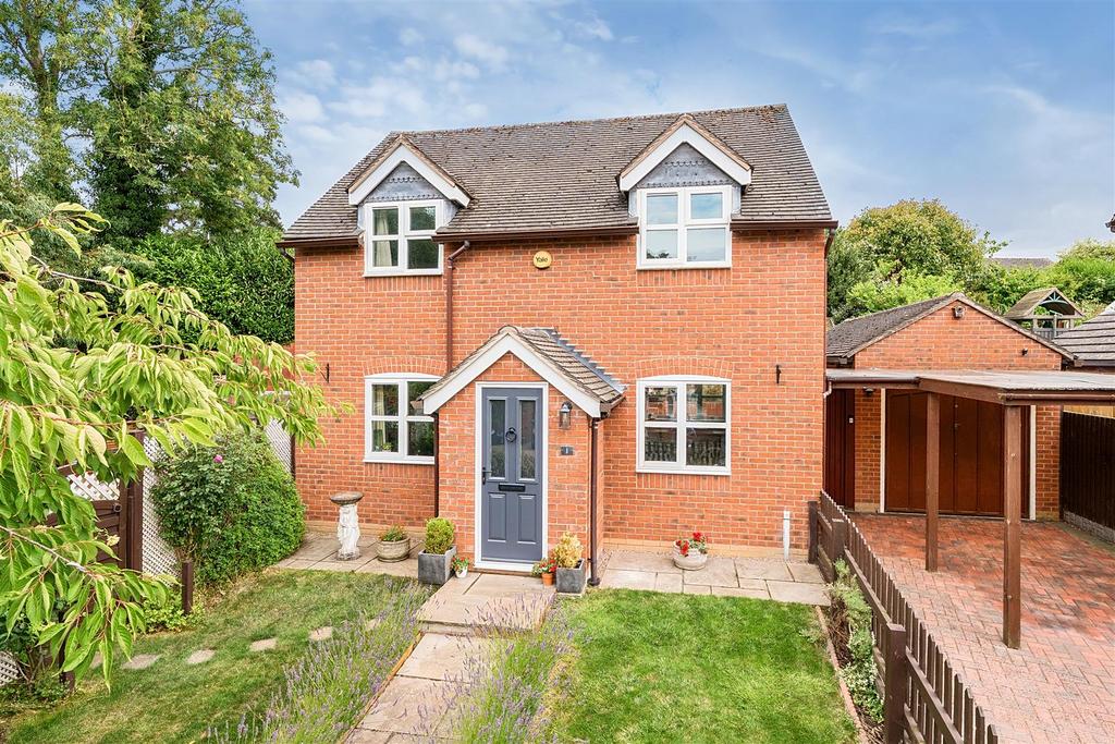 1 Manor Crest, Ford, Shrewsbury, SY5 9NZ 2 bed detached house - £300,000