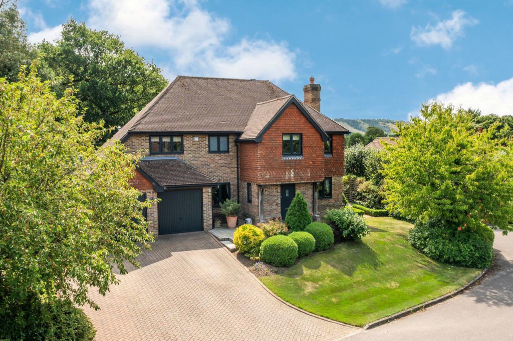 New Town Road, Storrington, RH20 5 bed detached house - £1,000,000
