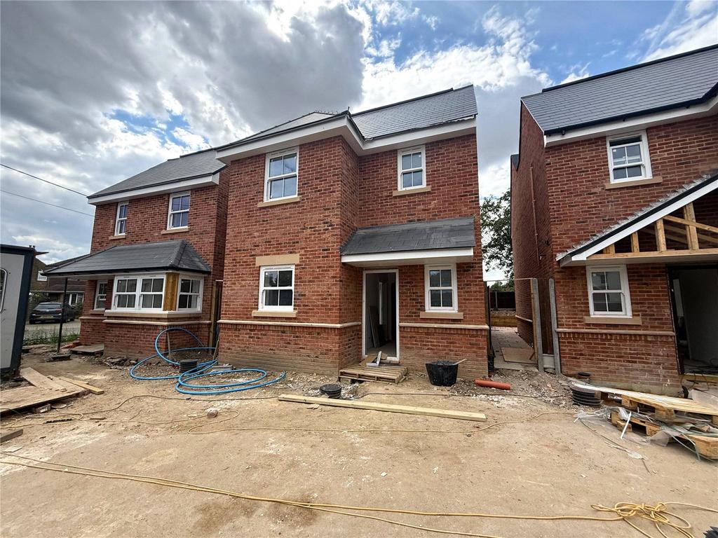 The Street, Upper Stoke, Rochester... 4 bed detached house - £650,000