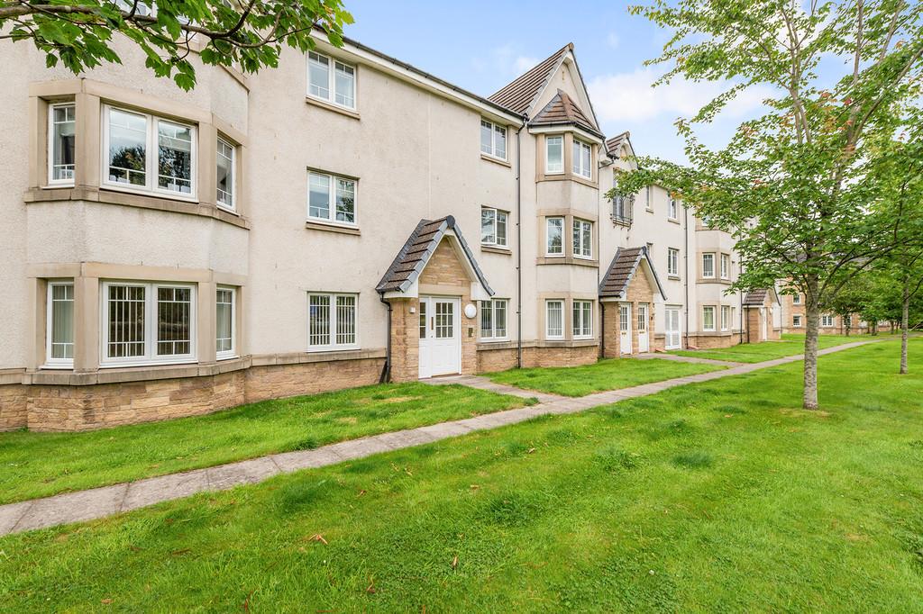 McCormack Place, Larbert 2 bed flat - £138,000