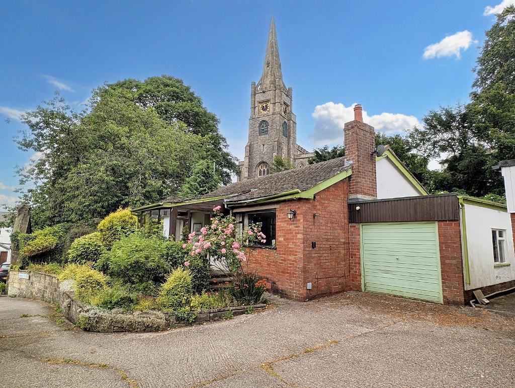 Church Close, Clitheroe, BB7 2HQ 2 bed bungalow - £275,000