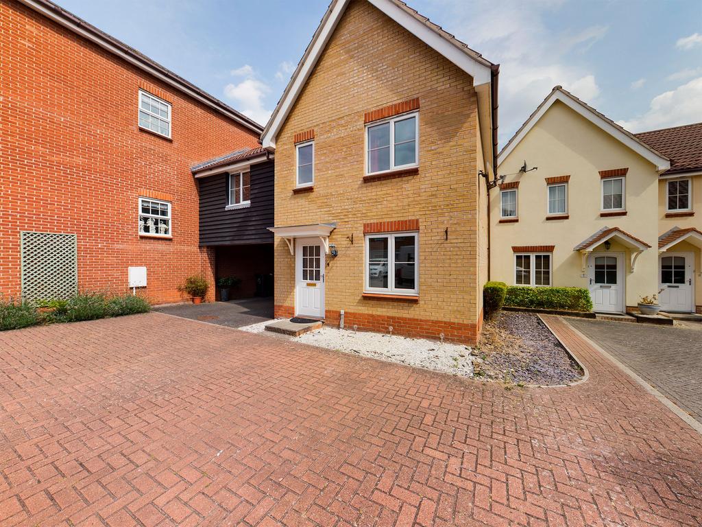 Cuthbert Close, Thetford, IP24 4 bed link detached house to rent - £ ...