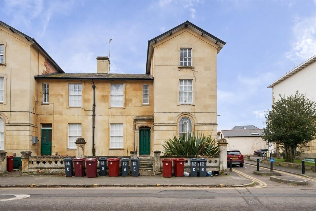 Eldon Road, Reading, RG1 1 bed apartment - £1,050 pcm (£242 pw)
