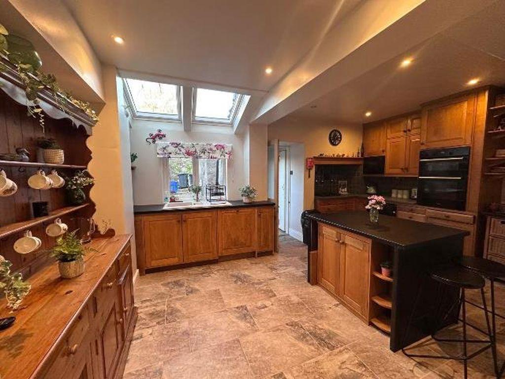 25 Church Walk, Ulverston 4 bed terraced house to rent - £1,995 pcm (£ ...