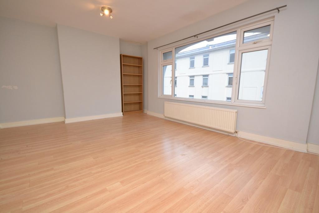 Ballards Lane, London 2 bed flat - £300,000