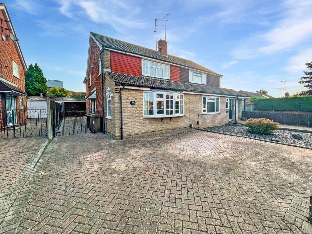 Homerton Road, Luton, Bedfordshire... 3 bed semi-detached house for ...