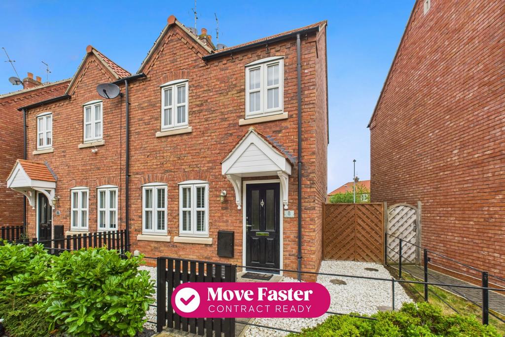 Village Green Way, Hull, HU7 3DR 3 bed semi-detached house for sale - £ ...