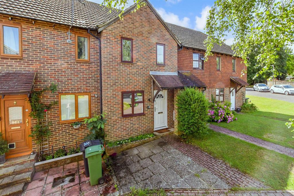 Mayfair Avenue, Loose, Maidstone, Kent 2 bed terraced house - £300,000