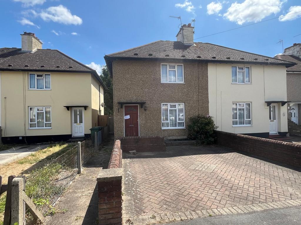 Spelthorne Lane, Ashford TW15 2 bed semi-detached house - £380,000