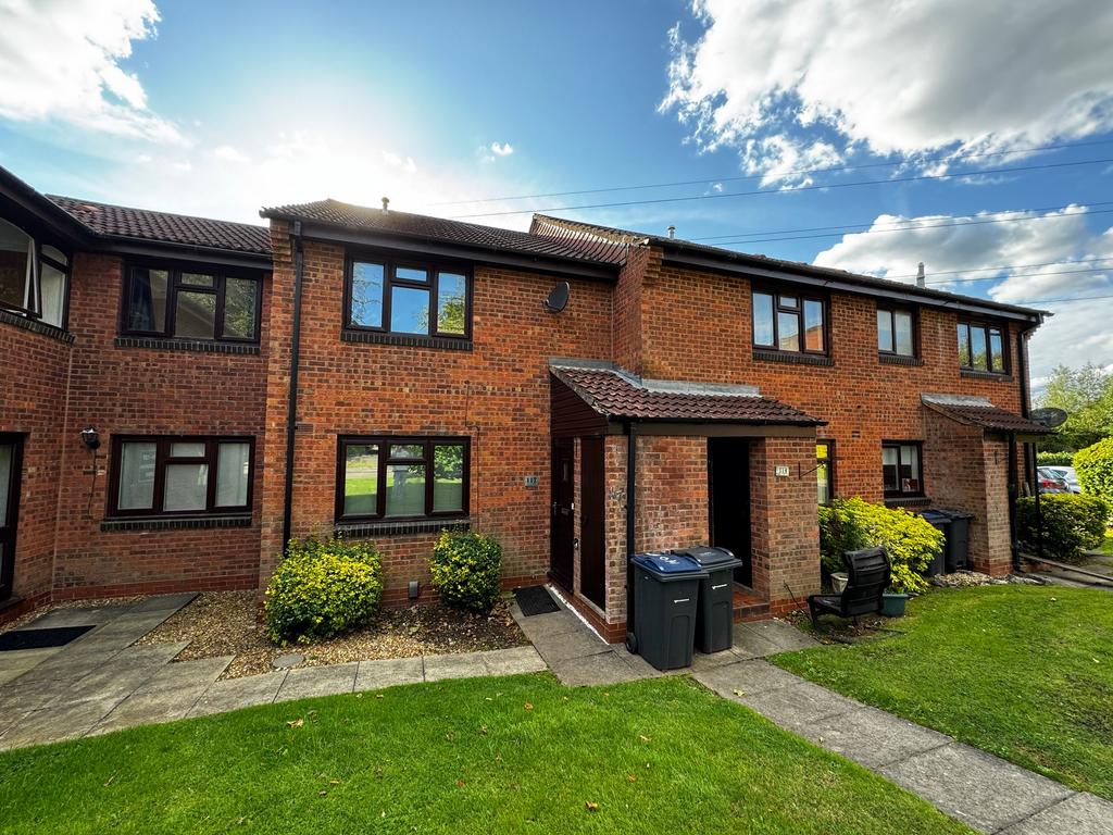 Fledburgh Drive, Sutton Coldfield, B76 1 bed maisonette - £825 pcm (£ ...