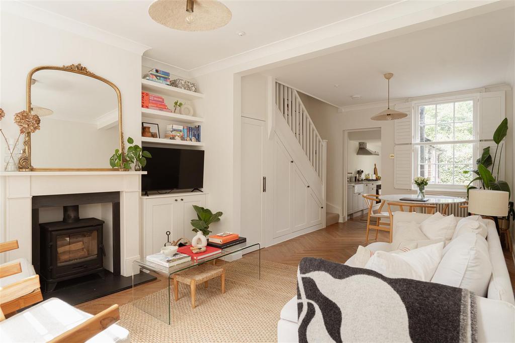 Quality Street, Merstham, RH1 3 bed terraced house - £500,000