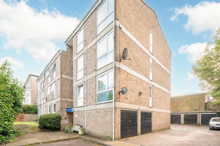 Duncan Court, Nether Street, London, N12 2 bed flat - £275,000