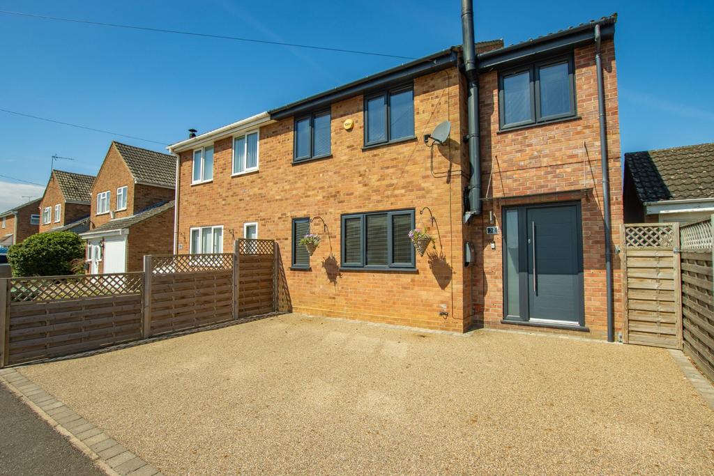 College Drive, Heacham 4 bed semi-detached house - £335,000