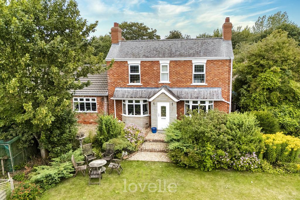 Sea Dyke Way, Eskham DN36 3 bed detached house - £420,000