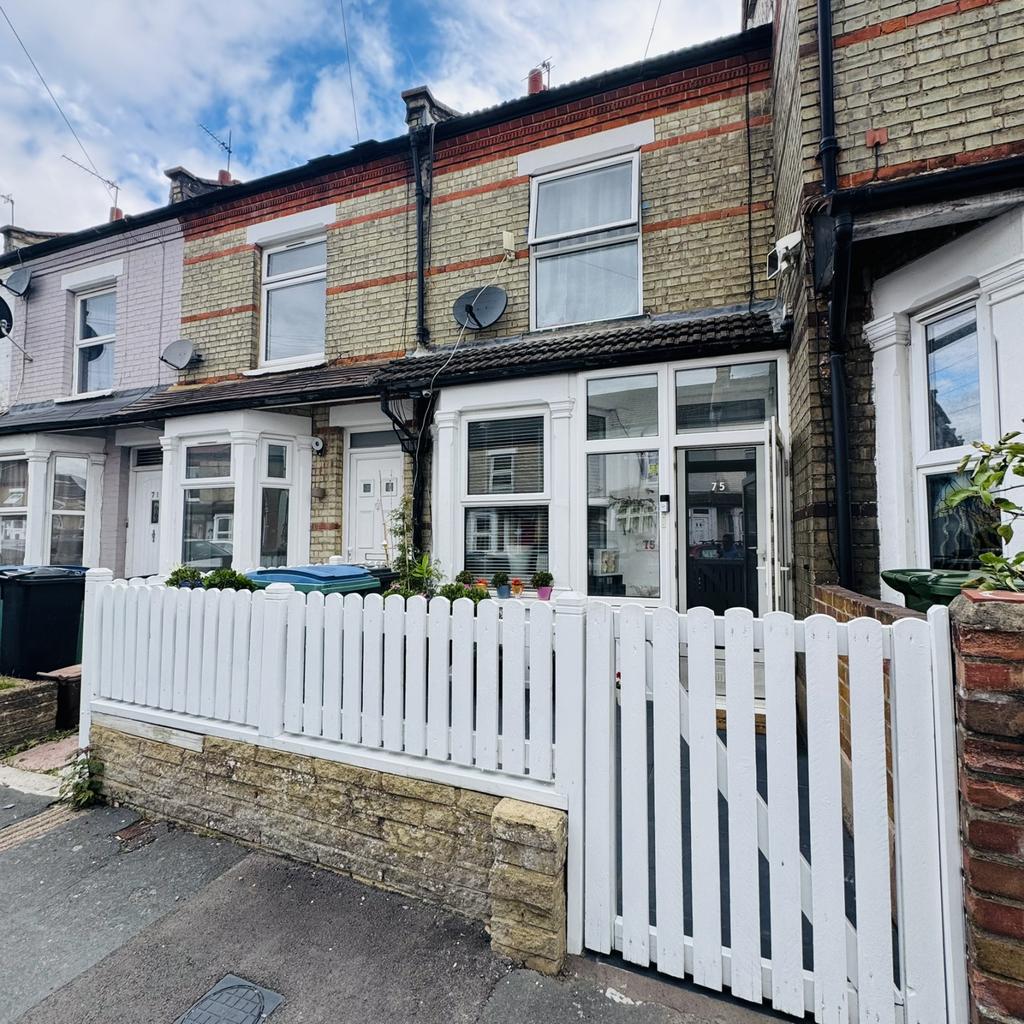 St. Marys Road, Watford WD18 0EE 3 bed terraced house for sale - £379,950