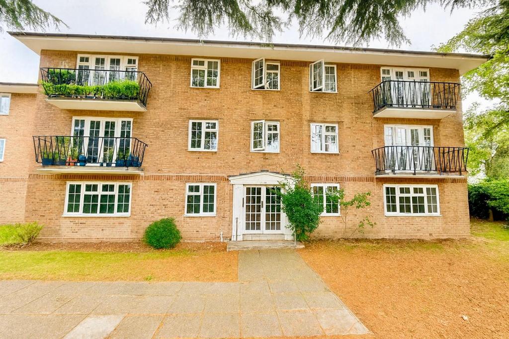 Marian Court, Robin Hood Lane 2 bed flat - £1,900 pcm (£438 pw)