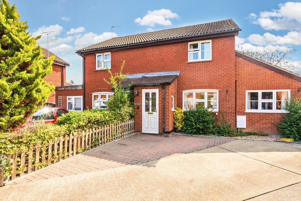 Thatcham, Berkshire, RG19 3 bed semi-detached house - £350,000