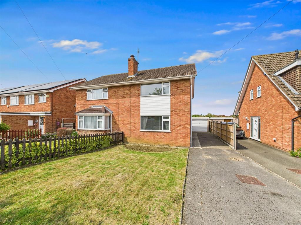Springbank Way, Cheltenham... 3 bed semi-detached house for sale - £260,000