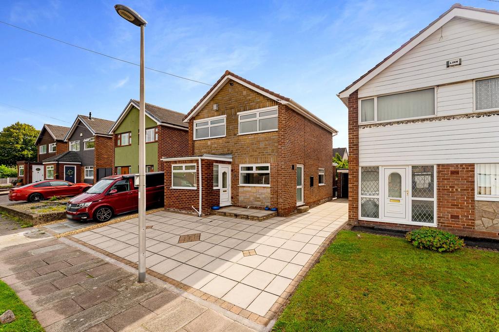 Minton Way, Widnes WA8 3 bed detached house for sale - £330,000
