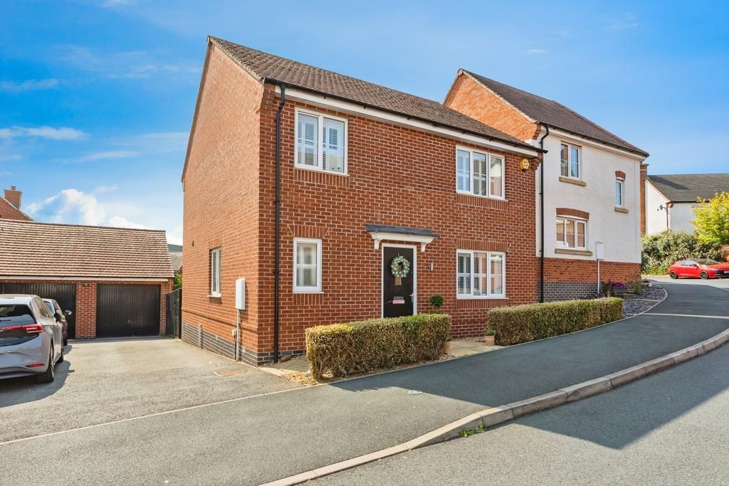 Spitfire Road, Castle Donington DE74 4 bed detached house - £325,000