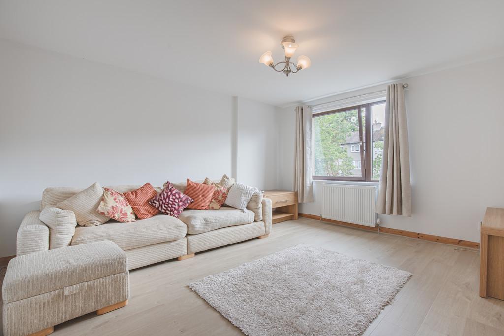 Morrison Drive, Aberdeen 3 bed flat - £1,200 pcm (£277 pw)