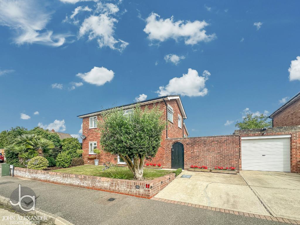 Alan Way, Colchester 3 bed detached house - £375,000