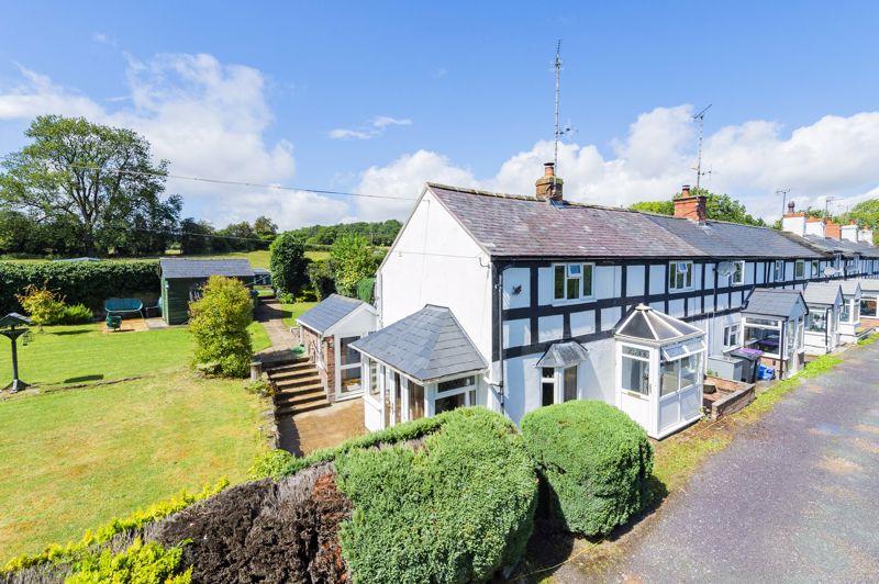 Gledrid Terrace, Chirk 2 bed end of terrace house for sale - £295,000