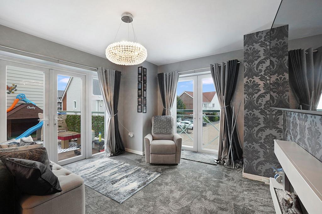 Chapman Close, Snodland ME6 3 bed link detached house - £425,000