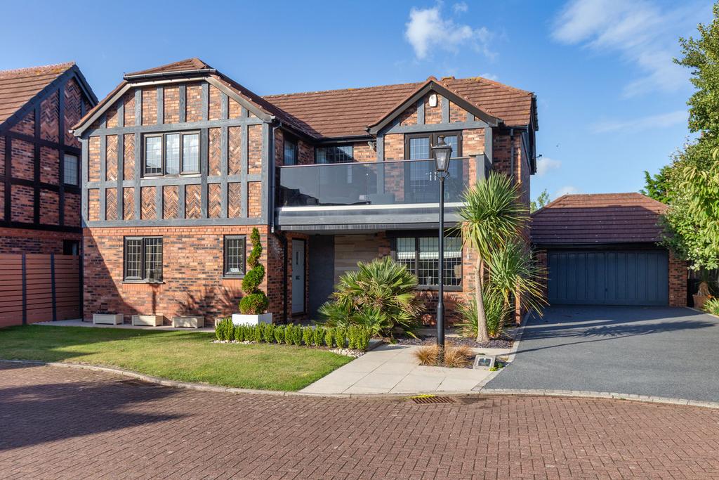 Fairways, Lytham St. Annes, FY8 4 bed detached house - £699,950