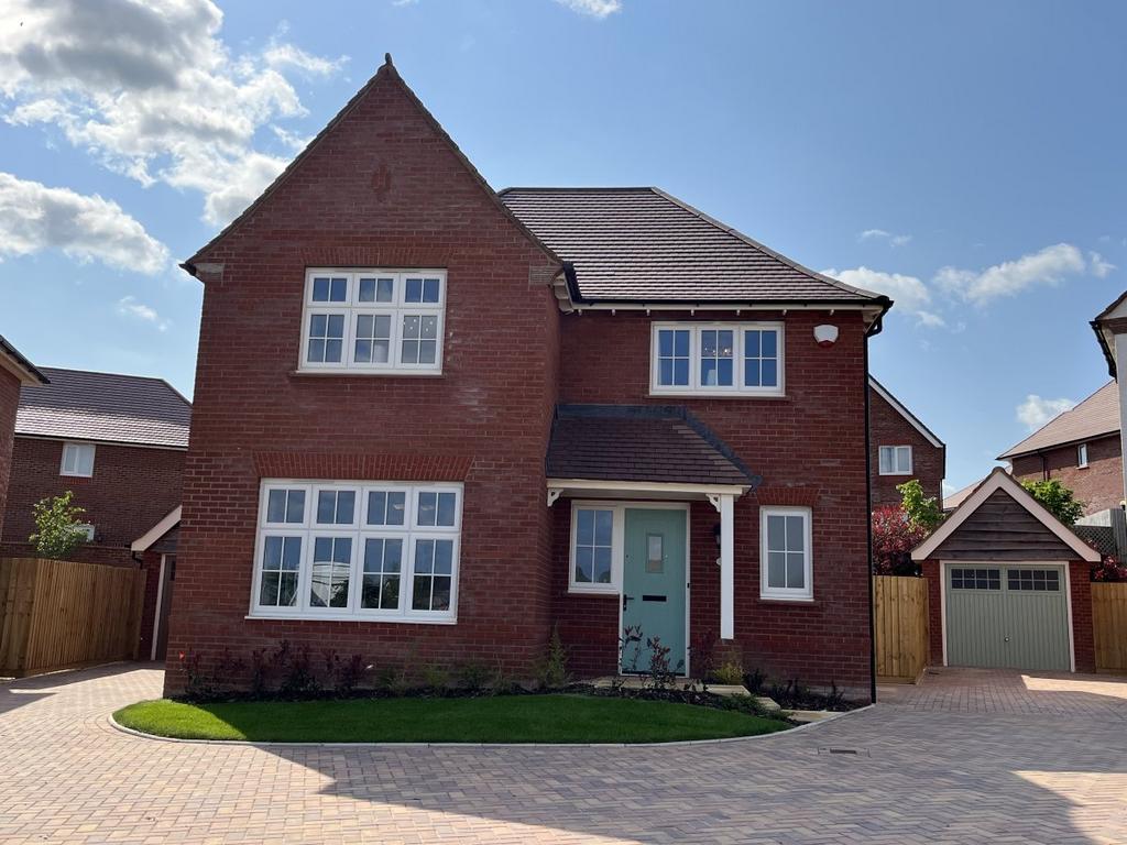 Manley Meadow, Exeter 4 bed detached house - £2,150 pcm (£496 pw)